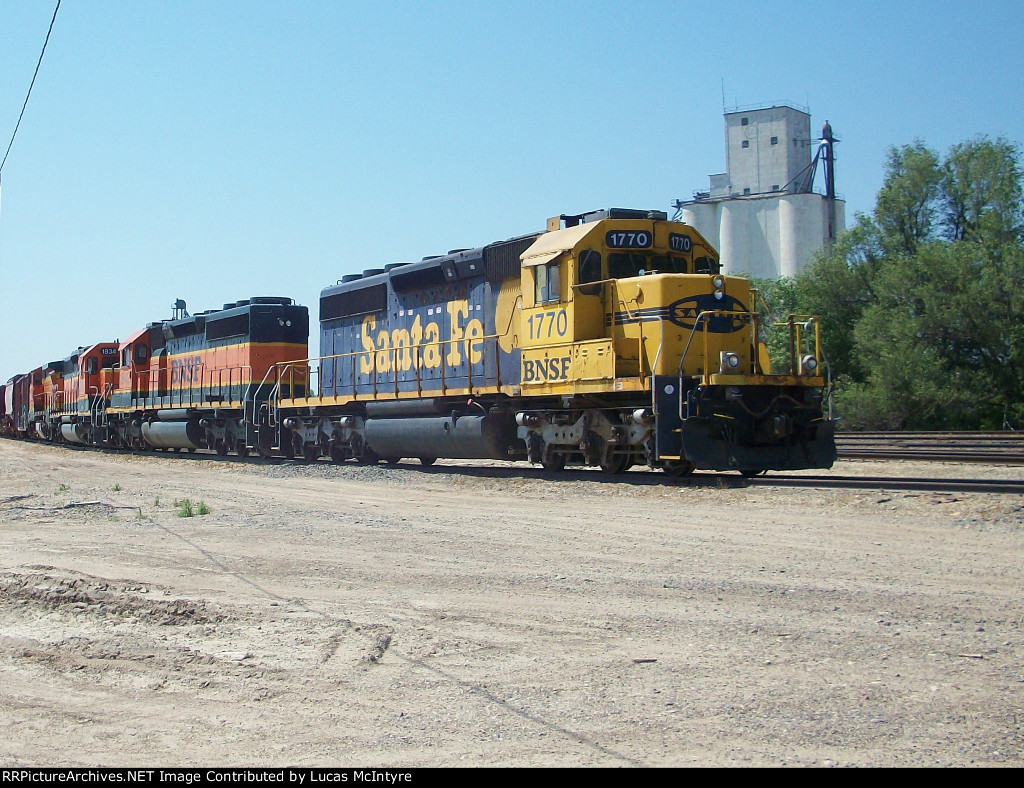 BNSF 1770 tied down BNSF local power